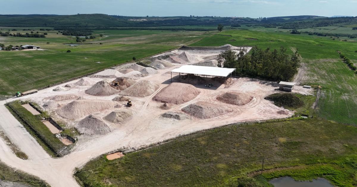 Anorthosite: a new resource for ceramic bodies | Ceramic World Web